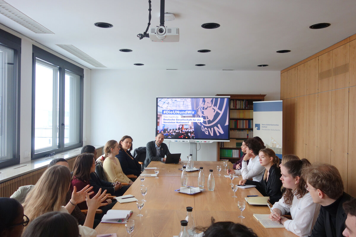 Simulation of the United Nations: Student delegation from Würzburg at ...